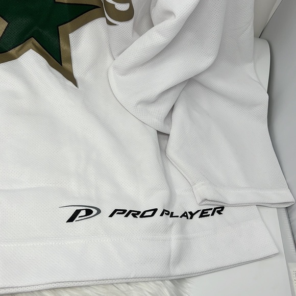 Pro Player | Shirts | Pro Player Nhl Dallas Star Jersey Men Medium Made ...